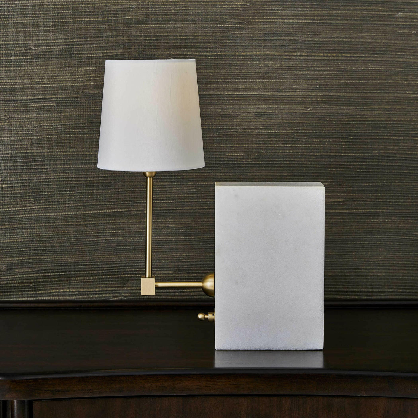 on a Shelf Mini Lamp - White Marble/brass– House of Isabella UK
